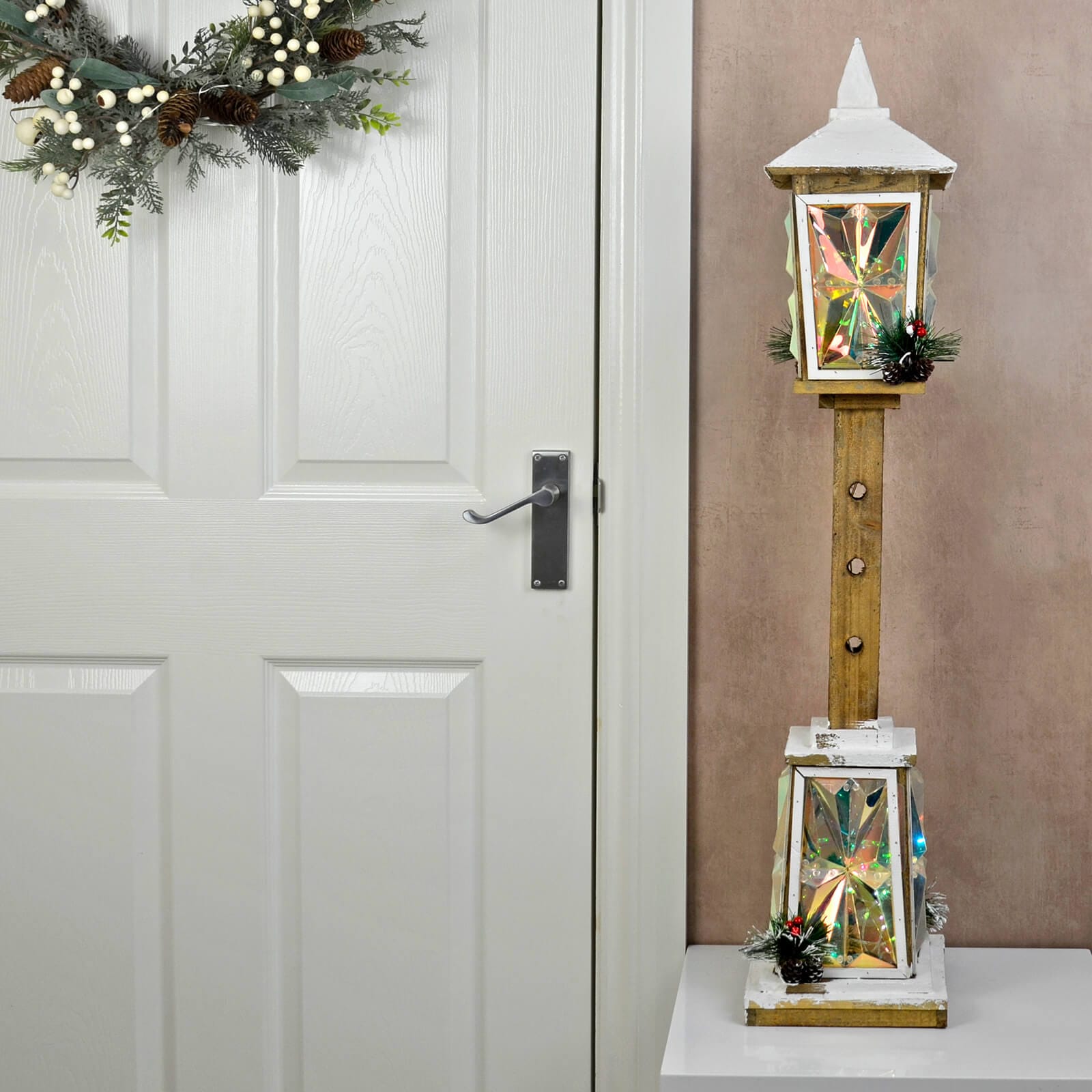 LED Snowy Lamp Post Wooden Christmas Decoration Warm White Berry 100cm ...